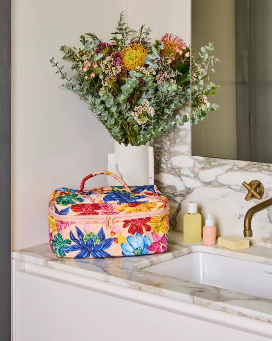 kip & co – Wild Flowers In Bloom Quilted Cotton Toiletry Case – Nixon ...