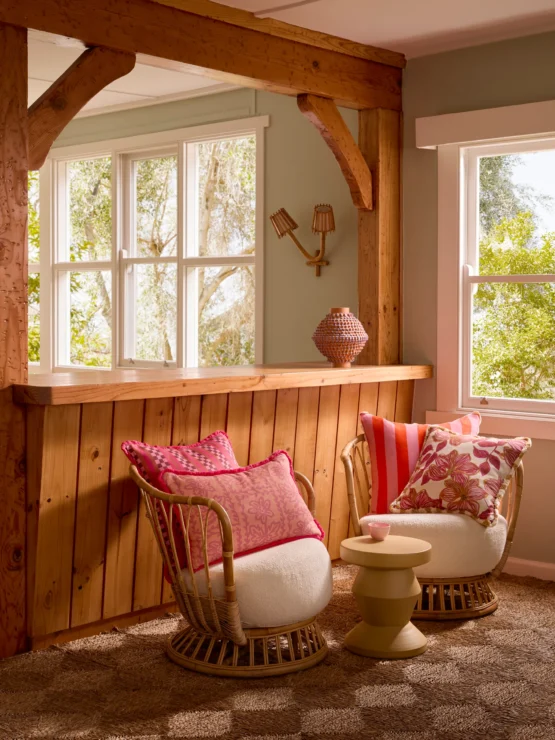 Bonnie & neil – Daisy Peach 60x40cm Cushion – Nixon + Maude